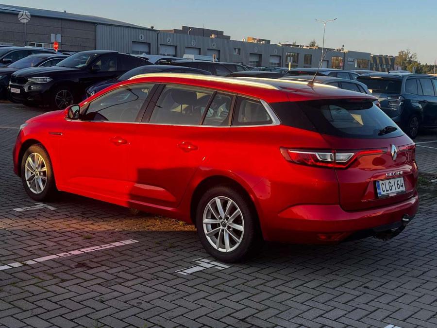Red Renault Megane 2016 in Taurage, with an engine capacity of 1.20 L and mileage of 180 thousand km for 4700 €, photo 3 on AUTOMOTO.COM.LV