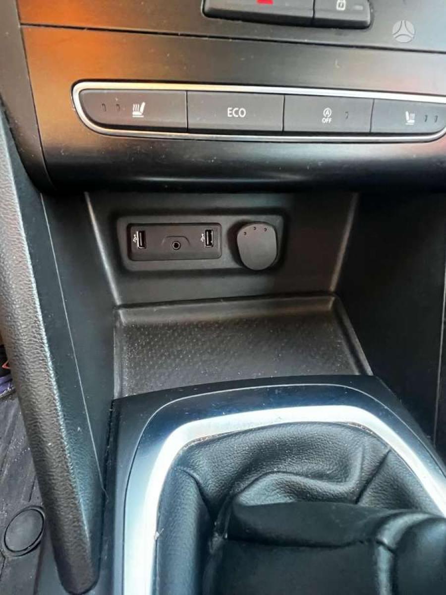 Red Renault Megane 2016 in Taurage, with an engine capacity of 1.20 L and mileage of 180 thousand km for 4700 €, photo 10 on AUTOMOTO.COM.LV