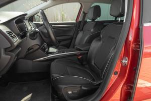 Red Renault Megane 2017 in Vilnius, with an engine capacity of 1.20 L and mileage of 125 thousand km for 9000 €, photo 9 on AUTOMOTO.COM.LV