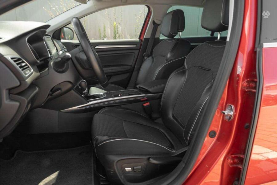 Red Renault Megane 2017 in Vilnius, with an engine capacity of 1.20 L and mileage of 125 thousand km for 9000 €, photo 9 on AUTOMOTO.COM.LV