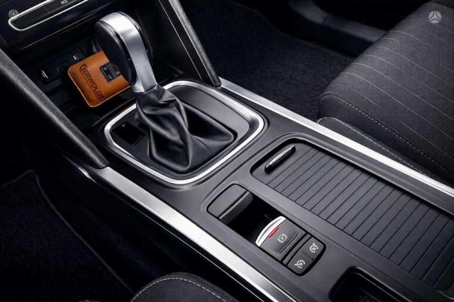 Sarkans Renault Megane 2020 Marijampole, ar dzinēja tilpumu 1.46 L un nobraukumu 154 tūkst. km par 10648 €, foto 18 vietnē AUTOMOTO.COM.LV