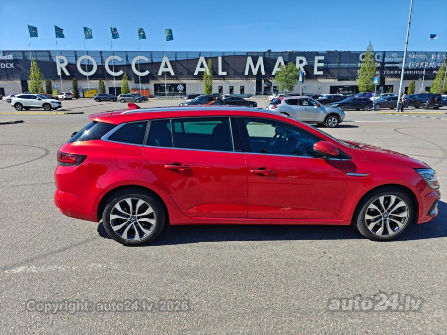 Red Renault Megane 2021 in Tallinn, with an engine capacity of 1.60 L and mileage of 70 thousand km for 17500 €, photo 5 on AUTOMOTO.COM.LV
