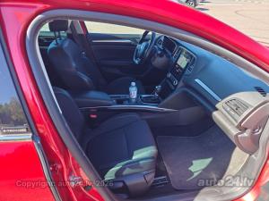 Red Renault Megane 2021 in Tallinn, with an engine capacity of 1.60 L and mileage of 70 thousand km for 17500 €, photo 10 on AUTOMOTO.COM.LV