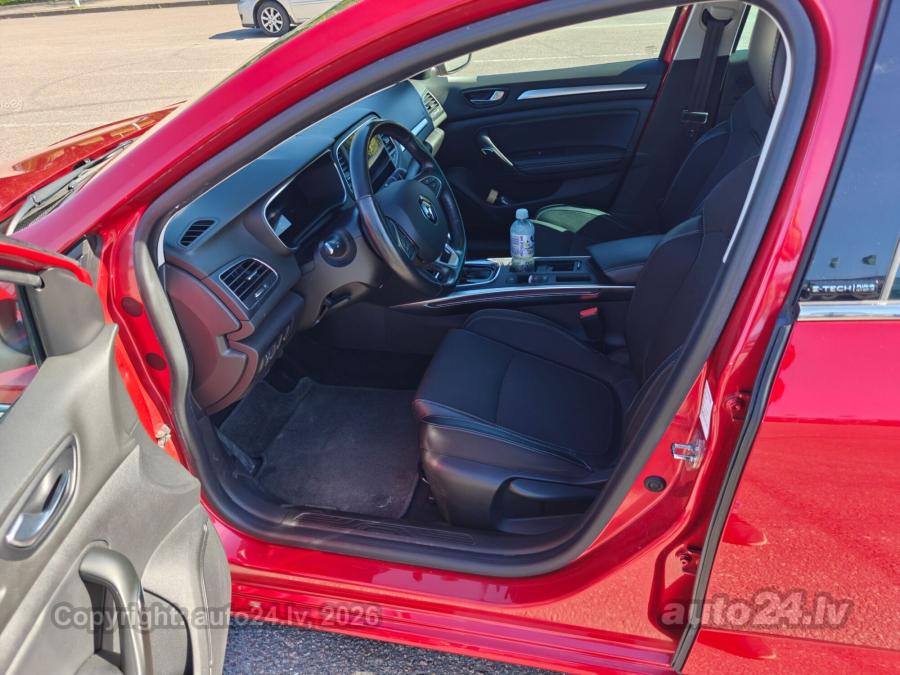 Red Renault Megane 2021 in Tallinn, with an engine capacity of 1.60 L and mileage of 70 thousand km for 17500 €, photo 11 on AUTOMOTO.COM.LV