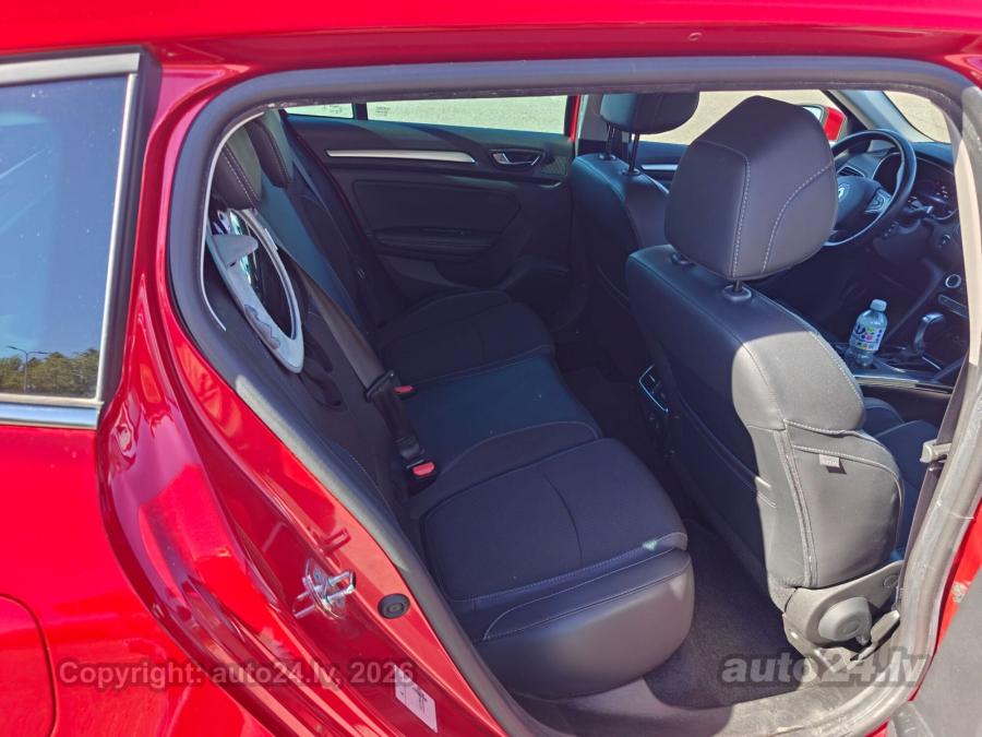 Red Renault Megane 2021 in Tallinn, with an engine capacity of 1.60 L and mileage of 70 thousand km for 17500 €, photo 12 on AUTOMOTO.COM.LV