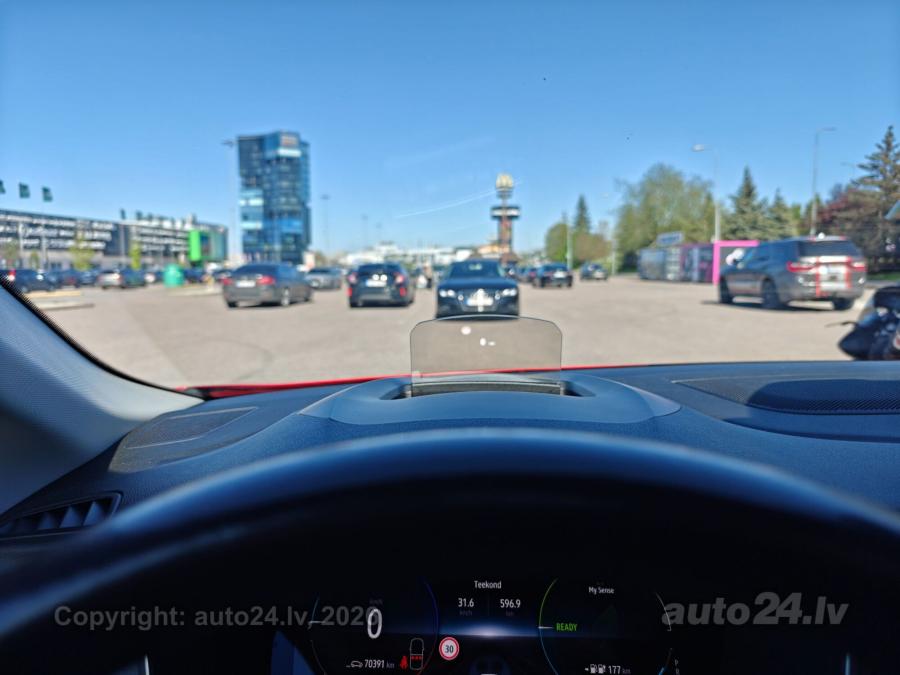 Red Renault Megane 2021 in Tallinn, with an engine capacity of 1.60 L and mileage of 70 thousand km for 17500 €, photo 16 on AUTOMOTO.COM.LV