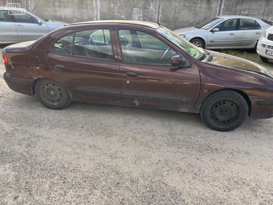 Рено Меган 1999 в Ионишкис, объемом двигателя 1.60 л и пробегом 180 тыс. км за 230 €, фото 5 на AUTOMOTO.COM.LV