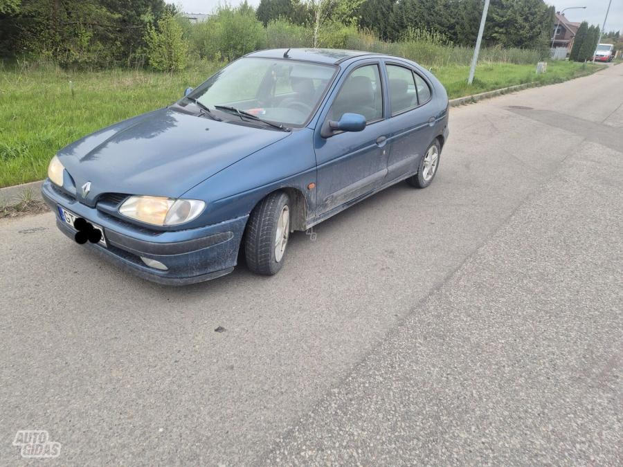 Renault Megane 2000 Klaipėda, ar dzinēja tilpumu 2.00 L un nobraukumu 260 tūkst. km par 380 €, foto 1 vietnē AUTOMOTO.COM.LV