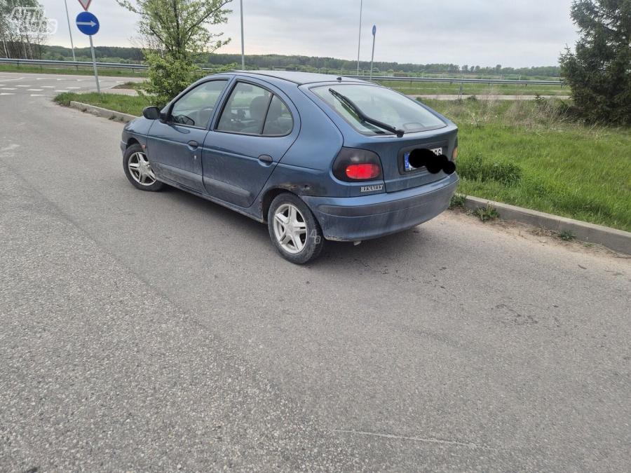 Renault Megane 2000 Klaipėda, ar dzinēja tilpumu 2.00 L un nobraukumu 260 tūkst. km par 380 €, foto 6 vietnē AUTOMOTO.COM.LV