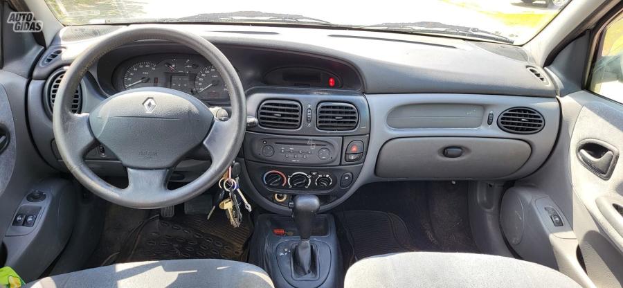 Renault Megane 2001 Klaipėda, ar dzinēja tilpumu 1.60 L un nobraukumu 215 tūkst. km par 850 €, foto 9 vietnē AUTOMOTO.COM.LV