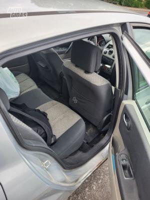 Renault Megane 2002 Panevēža, ar dzinēja tilpumu 1.60 L un nobraukumu 207 tūkst. km par 630 €, foto 8 vietnē AUTOMOTO.COM.LV