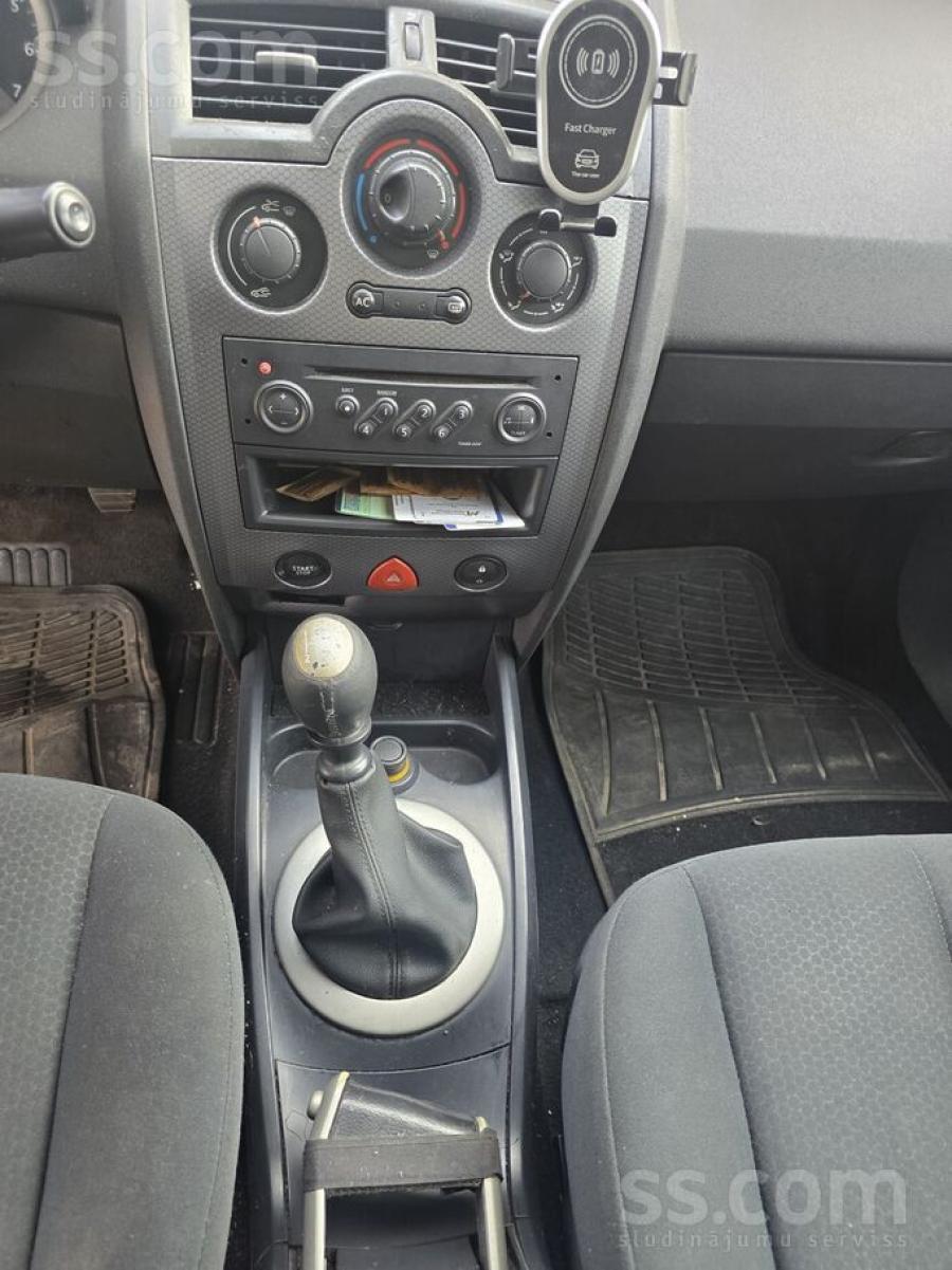 Renault Megane 2004 Jūrmala, ar dzinēja tilpumu 1.90 L un nobraukumu 271 tūkst. km par 1000 €, foto 8 vietnē AUTOMOTO.COM.LV