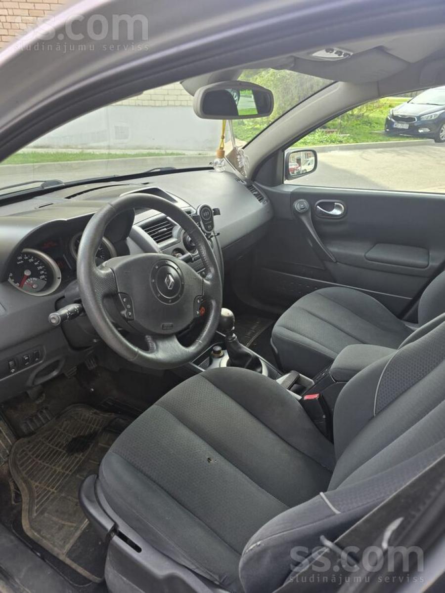 Renault Megane 2004 Jūrmala, ar dzinēja tilpumu 1.90 L un nobraukumu 271 tūkst. km par 1000 €, foto 11 vietnē AUTOMOTO.COM.LV