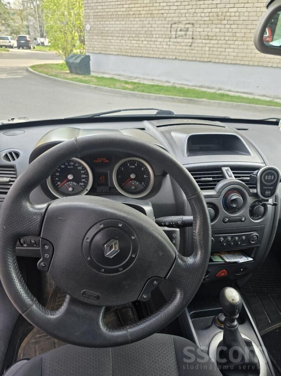 Renault Megane 2004 Jūrmala, ar dzinēja tilpumu 1.90 L un nobraukumu 271 tūkst. km par 1000 €, foto 13 vietnē AUTOMOTO.COM.LV