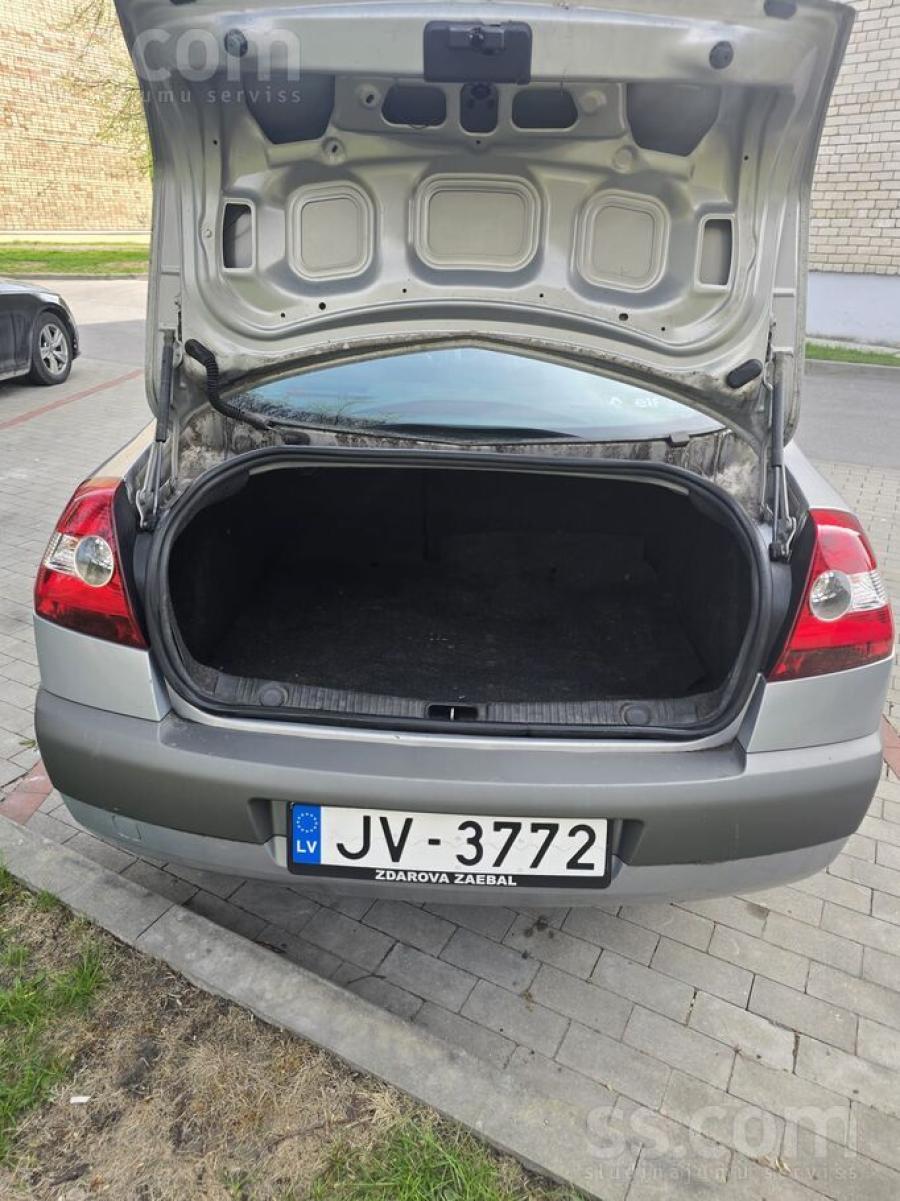 Renault Megane 2004 Jūrmala, ar dzinēja tilpumu 1.90 L un nobraukumu 271 tūkst. km par 1000 €, foto 14 vietnē AUTOMOTO.COM.LV