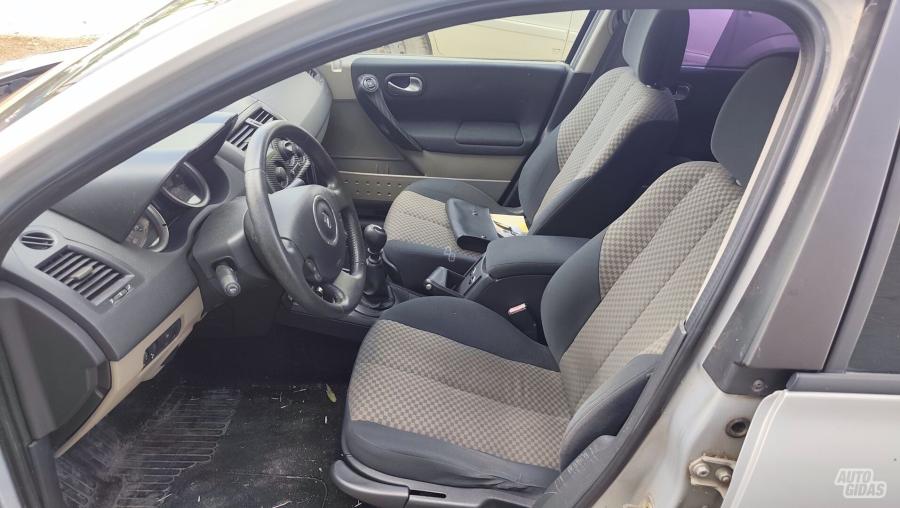 Renault Megane 2004 in Marijampole, with an engine capacity of 2.00 L and mileage of 220 thousand km for 450 €, photo 13 on AUTOMOTO.COM.LV