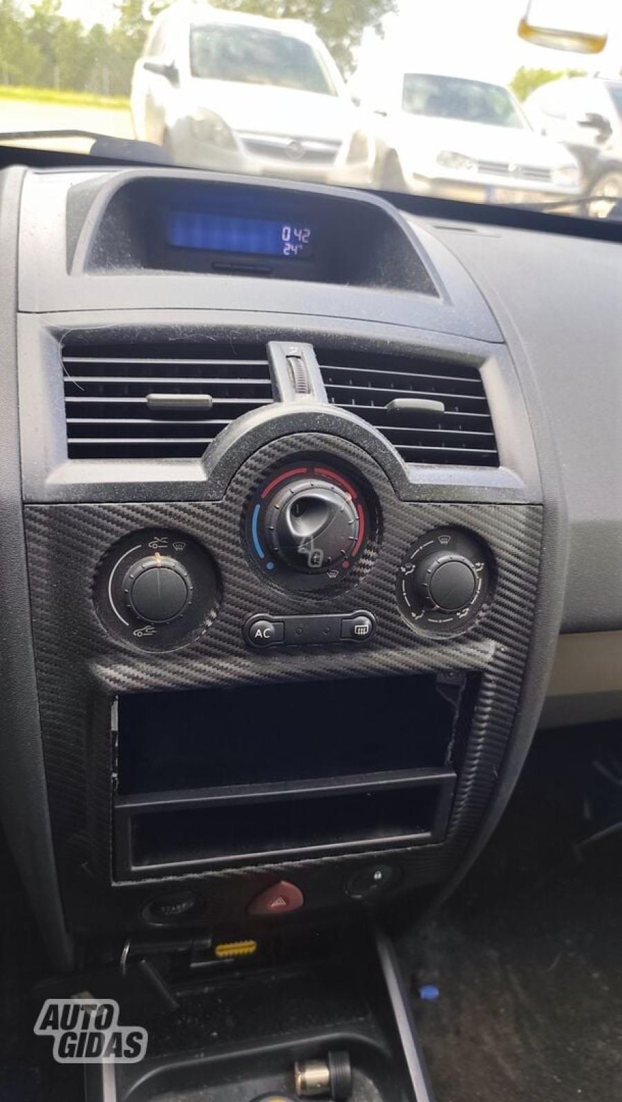 Renault Megane 2004 in Marijampole, with an engine capacity of 2.00 L and mileage of 220 thousand km for 450 €, photo 14 on AUTOMOTO.COM.LV