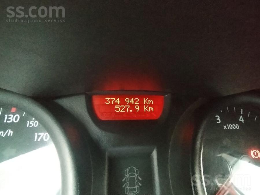 Renault Megane 2005 in Riga, with an engine capacity of 1.60 L and mileage of 370 thousand km for 950 €, photo 6 on AUTOMOTO.COM.LV