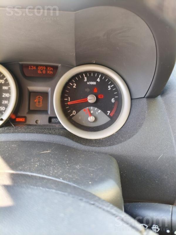 Renault Megane 2005 Daugavpils, ar dzinēja tilpumu 2.00 L un nobraukumu 134 tūkst. km par 880 €, foto 5 vietnē AUTOMOTO.COM.LV