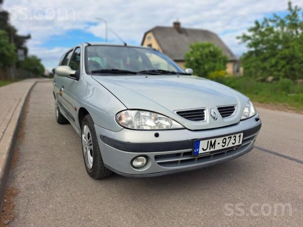 Renault Megane 2000 in Jekabpils, with an engine capacity of 1.60 L and mileage of 235 thousand km for 950 €, photo 8 on AUTOMOTO.COM.LV
