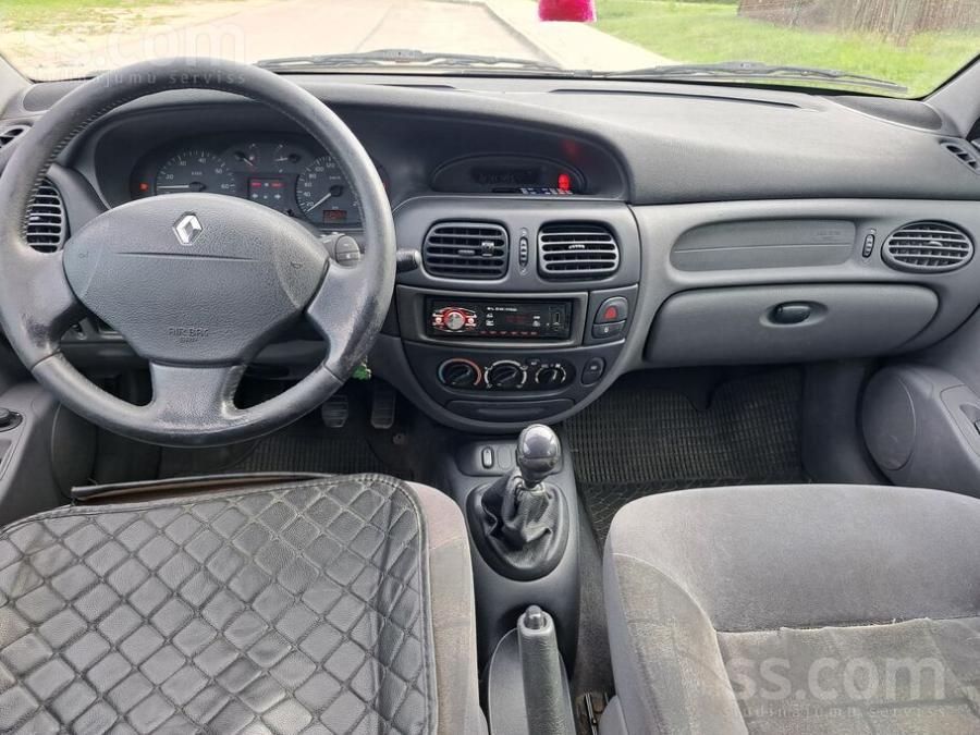 Renault Megane 2000 in Jekabpils, with an engine capacity of 1.60 L and mileage of 235 thousand km for 950 €, photo 12 on AUTOMOTO.COM.LV