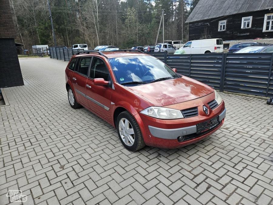 Renault Megane 2004 in Prienai, with an engine capacity of 1.60 L and mileage of 234 thousand km for 800 €, photo 12 on AUTOMOTO.COM.LV