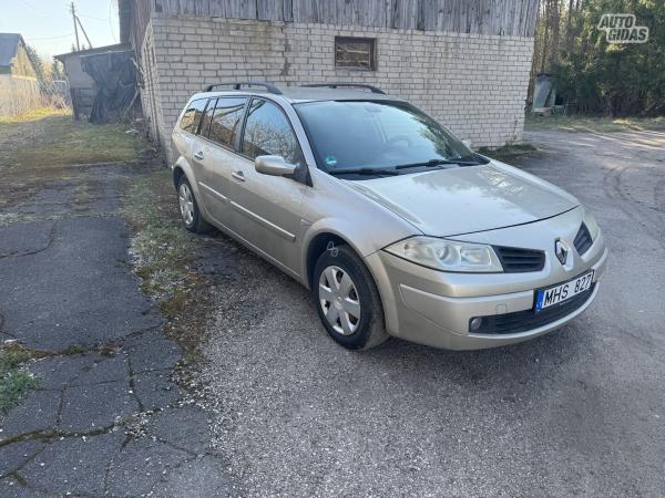 Renault Megane 2007 in Vilnius, with an engine capacity of 1.60 L and mileage of 352 thousand km for 1300 €, photo 2 on AUTOMOTO.COM.LV