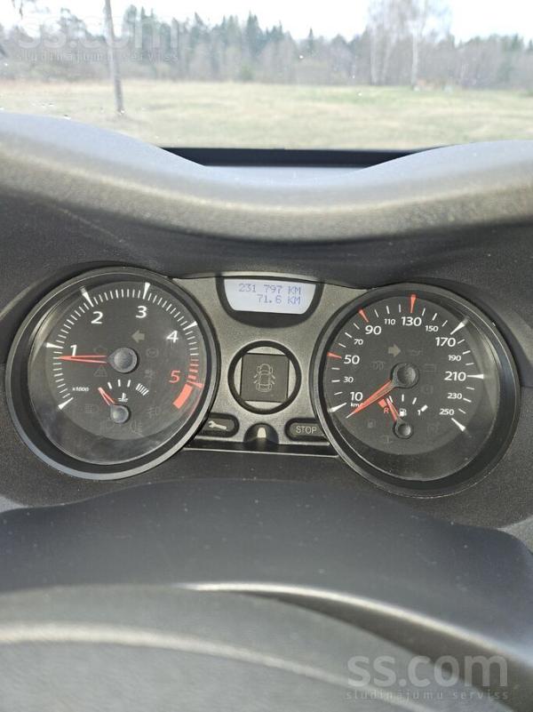 Renault Megane 2007 in Rezekne, with an engine capacity of 1.50 L and mileage of 231 thousand km for 1300 €, photo 6 on AUTOMOTO.COM.LV