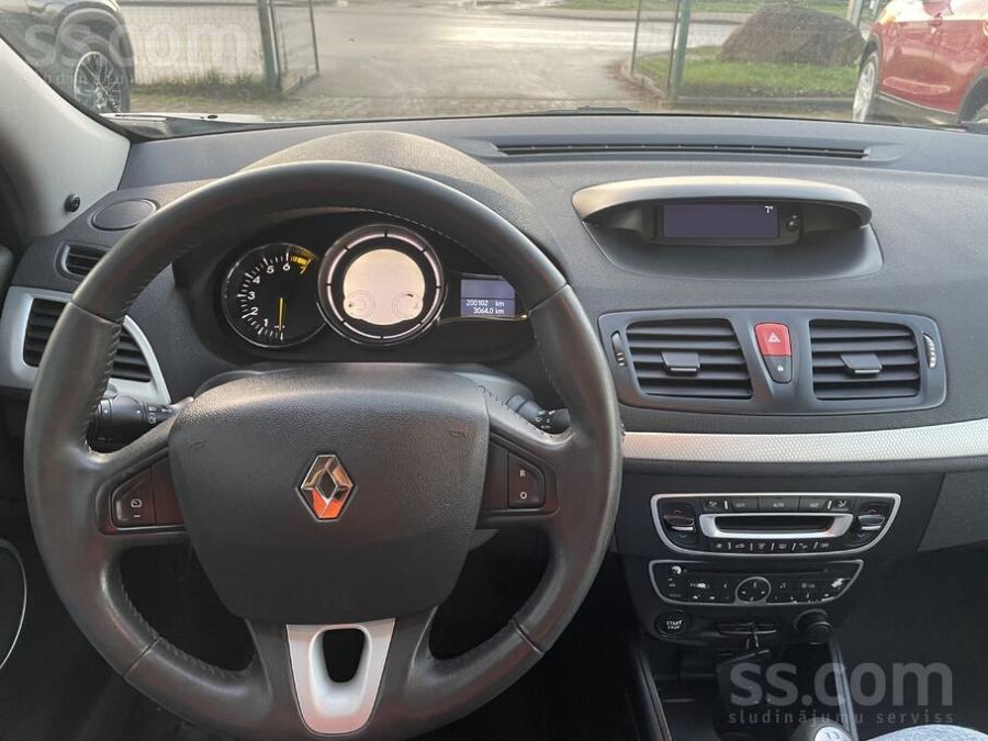 Renault Megane 2011 Talsi, ar dzinēja tilpumu 1.60 L un nobraukumu 200 tūkst. km par 2900 €, foto 13 vietnē AUTOMOTO.COM.LV