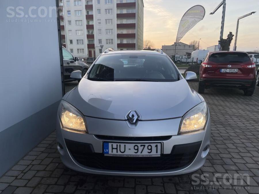 Renault Megane 2011 Talsi, ar dzinēja tilpumu 1.60 L un nobraukumu 200 tūkst. km par 2900 €, foto 26 vietnē AUTOMOTO.COM.LV