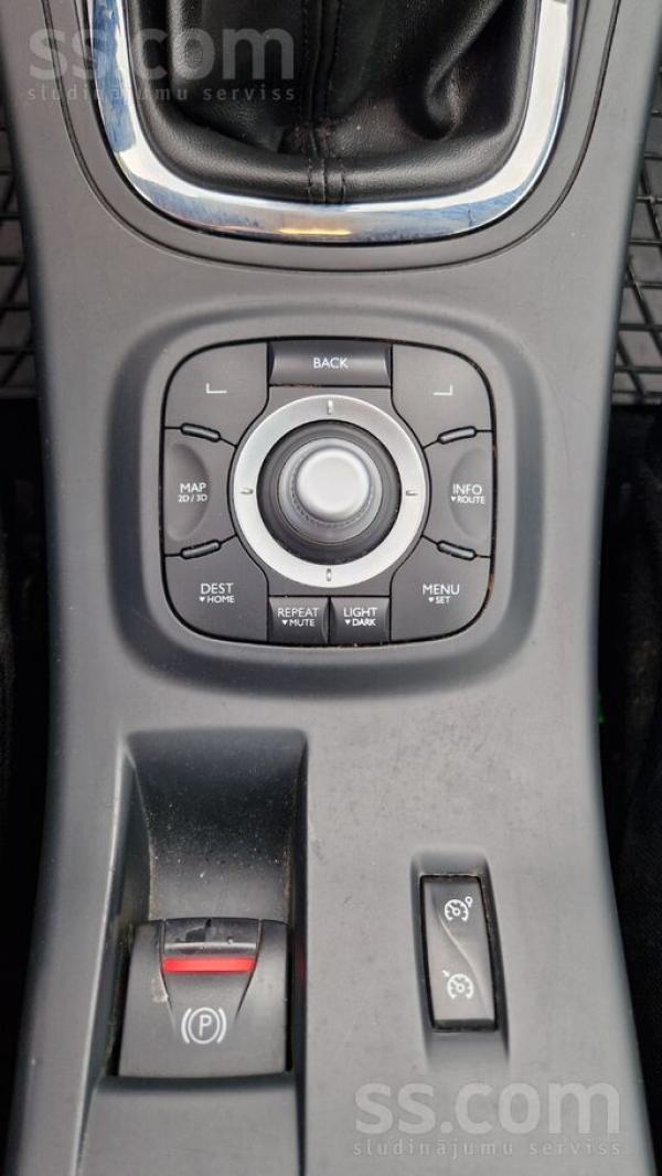 Renault Megane 2014 in Riga, with an engine capacity of 1.50 L and mileage of 218 thousand km for 4290 €, photo 9 on AUTOMOTO.COM.LV