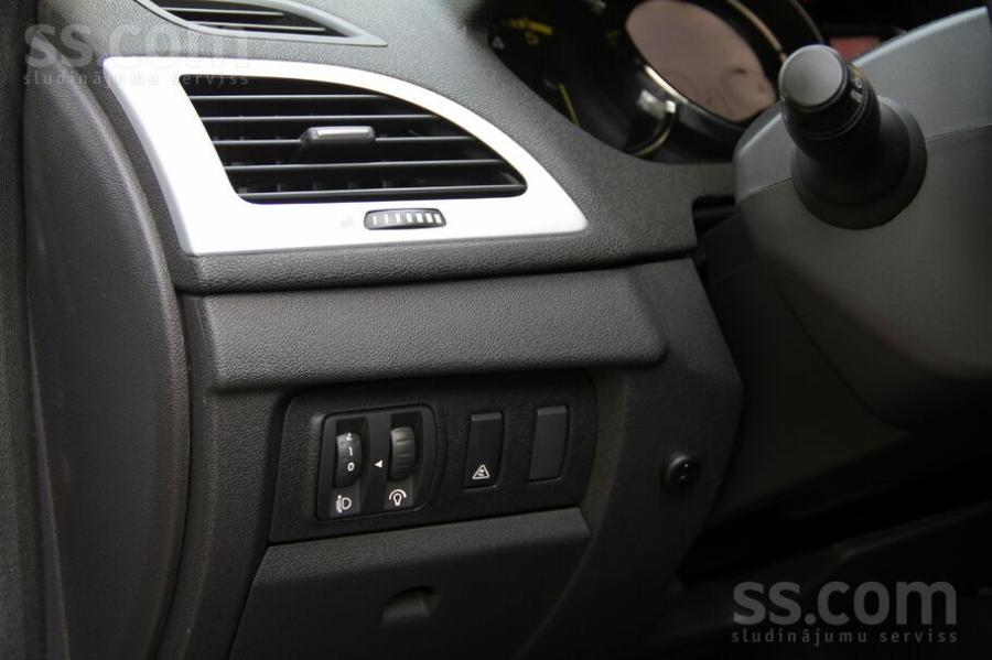 Renault Megane 2014 in Preili, with an engine capacity of 1.50 L and mileage of 238 thousand km for 4990 €, photo 16 on AUTOMOTO.COM.LV