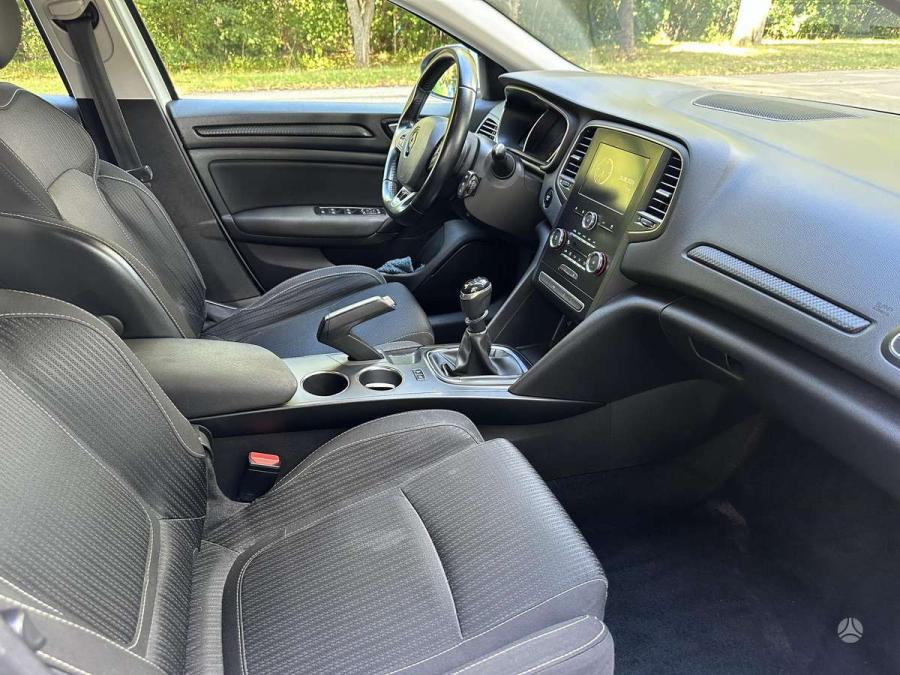 Renault Megane 2020 in Taurage, with an engine capacity of 1.50 L and mileage of 185 thousand km for 5800 €, photo 18 on AUTOMOTO.COM.LV