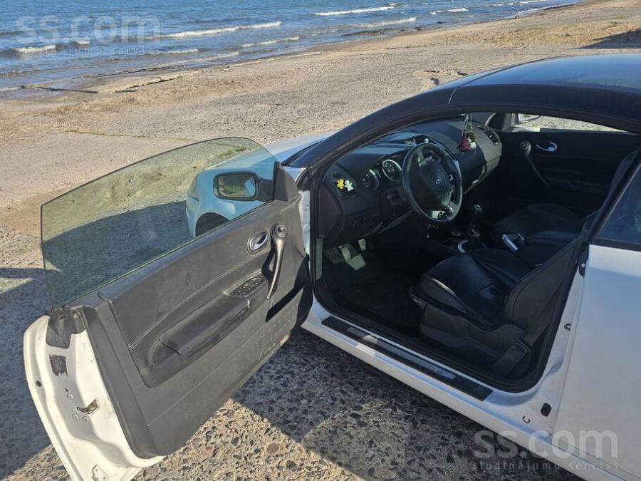 Balts Renault Megane 2005 Liepāja, ar dzinēja tilpumu 1.60 L un nobraukumu 227 tūkst. km par 1650 €, foto 8 vietnē AUTOMOTO.COM.LV