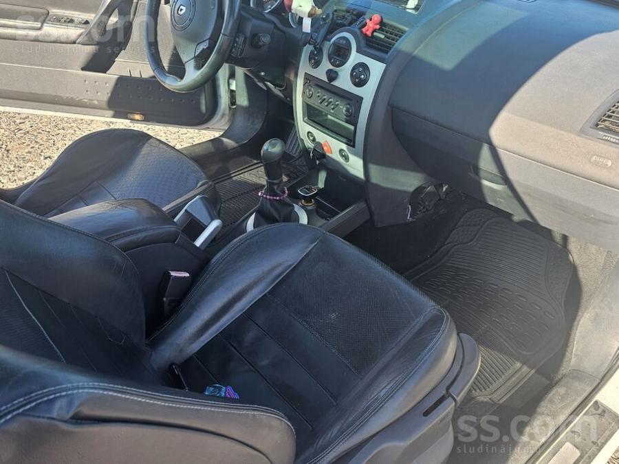 Balts Renault Megane 2005 Liepāja, ar dzinēja tilpumu 1.60 L un nobraukumu 227 tūkst. km par 1650 €, foto 10 vietnē AUTOMOTO.COM.LV