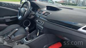 White Renault Megane 2010 in Riga, with an engine capacity of 1.90 L and mileage of 320 thousand km for 5950 €, photo 12 on AUTOMOTO.COM.LV