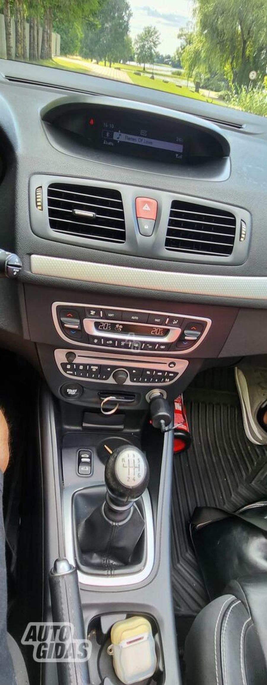 White Renault Megane 2010 in Birzai, with an engine capacity of 1.50 L and mileage of 237 thousand km for 3599 €, photo 17 on AUTOMOTO.COM.LV