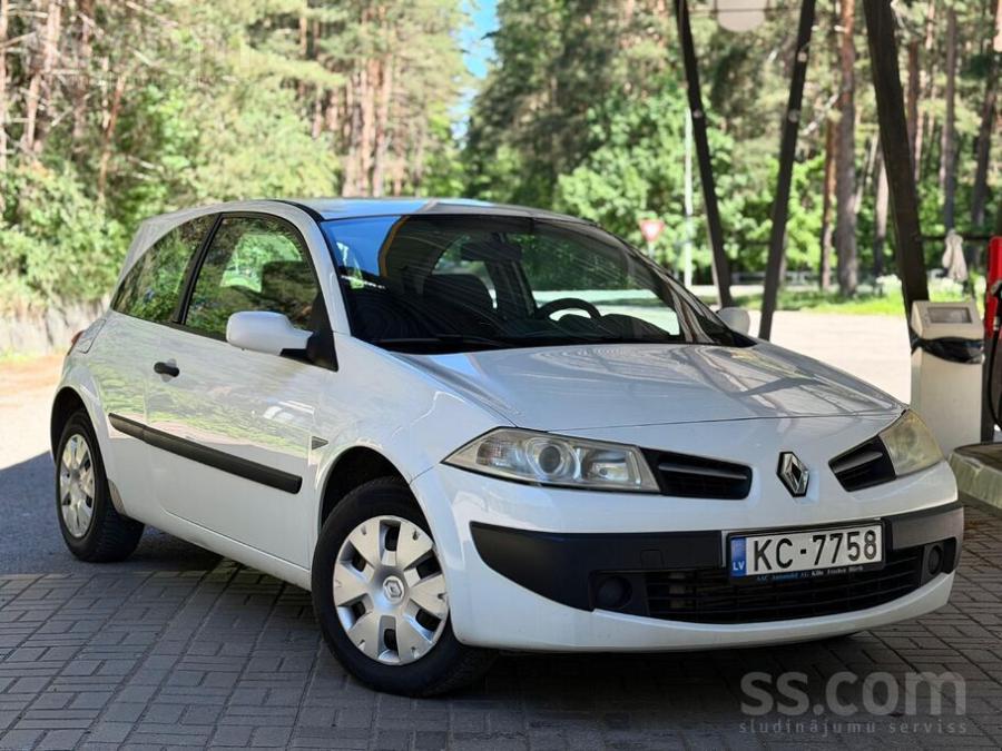 White Renault Megane 2008 in Jurmala, with an engine capacity of 1.50 L and mileage of 350 thousand km for 1350 €, photo 3 on AUTOMOTO.COM.LV