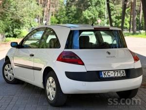 White Renault Megane 2008 in Jurmala, with an engine capacity of 1.50 L and mileage of 350 thousand km for 1350 €, photo 4 on AUTOMOTO.COM.LV