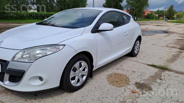 Balts Renault Megane 2009 Aizkraukle, ar dzinēja tilpumu 1.60 L un nobraukumu 221 tūkst. km par 3200 €, foto 2 vietnē AUTOMOTO.COM.LV