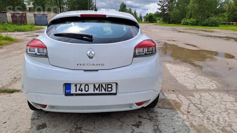 White Renault Megane 2009 in Aizkraukle, with an engine capacity of 1.60 L and mileage of 221 thousand km for 3100 €, photo 7 on AUTOMOTO.COM.LV