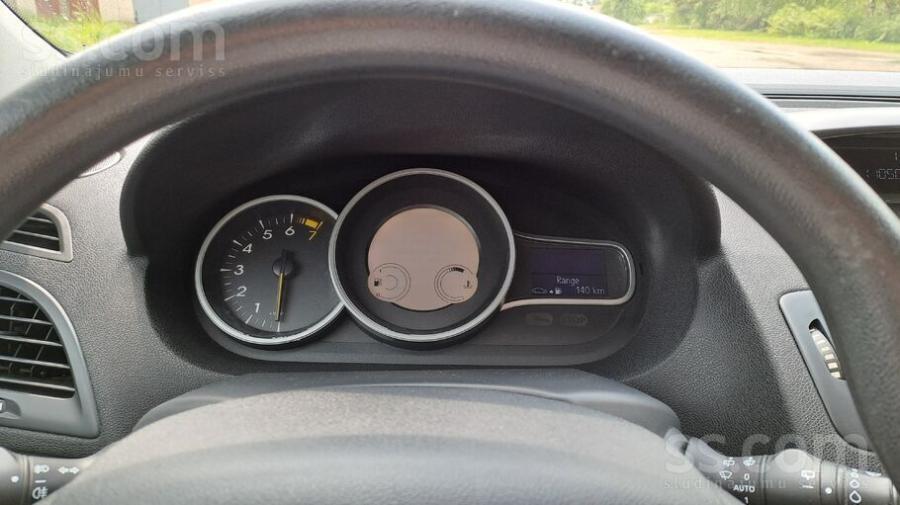 White Renault Megane 2009 in Aizkraukle, with an engine capacity of 1.60 L and mileage of 221 thousand km for 3100 €, photo 12 on AUTOMOTO.COM.LV