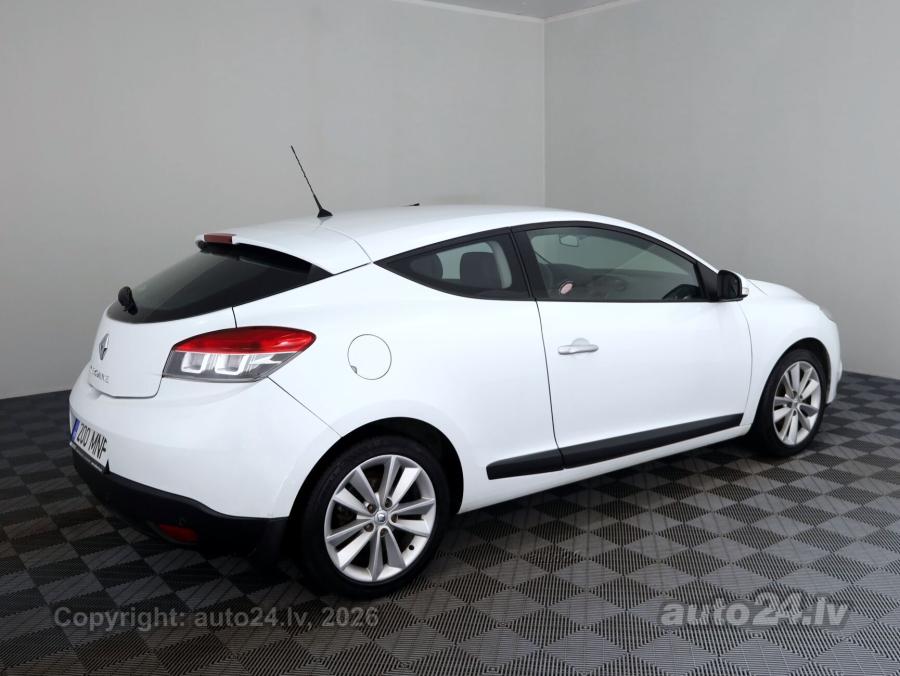 Balts Renault Megane 2010 Tallina, ar dzinēja tilpumu 1.60 L un nobraukumu 252 tūkst. km par 1999 €, foto 4 vietnē AUTOMOTO.COM.LV