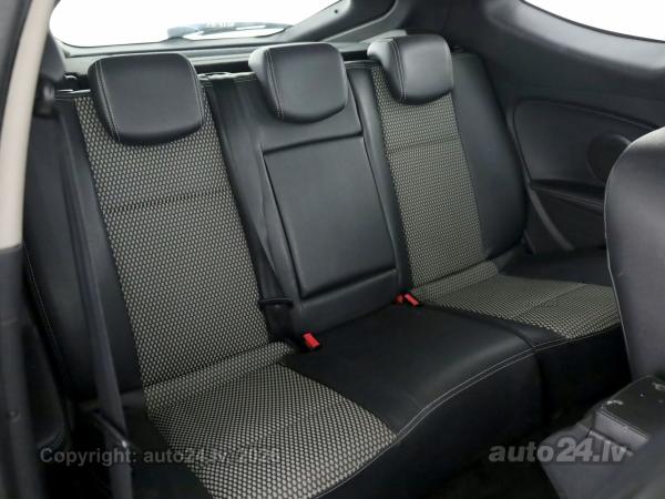 White Renault Megane 2010 in Tallinn, with an engine capacity of 1.60 L and mileage of 252 thousand km for 1999 €, photo 7 on AUTOMOTO.COM.LV