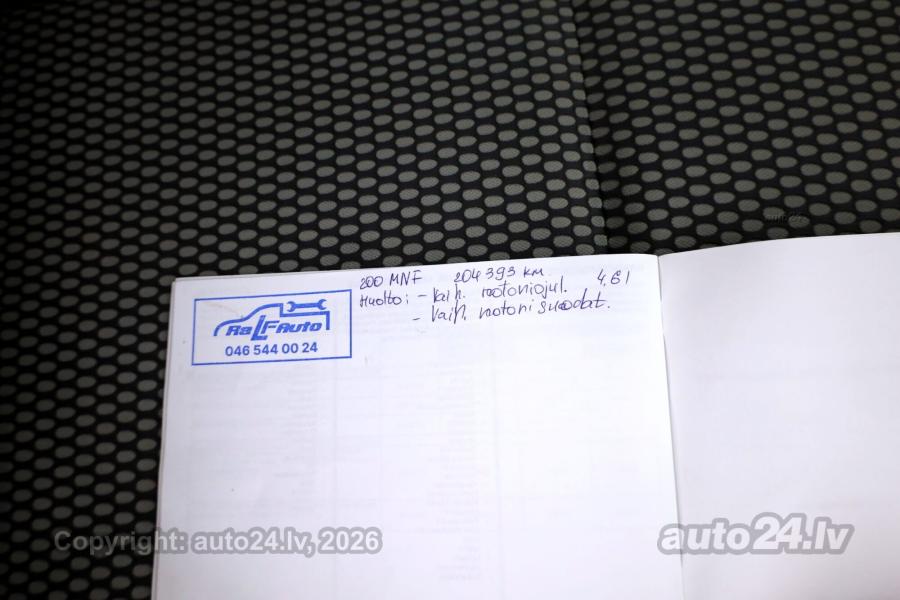 Balts Renault Megane 2010 Tallina, ar dzinēja tilpumu 1.60 L un nobraukumu 252 tūkst. km par 1999 €, foto 9 vietnē AUTOMOTO.COM.LV