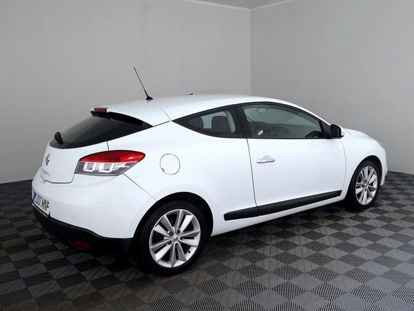 White Renault Megane 2010 in Tallinn, with an engine capacity of 1.60 L and mileage of 252 thousand km for 1999 €, photo 3 on AUTOMOTO.COM.LV