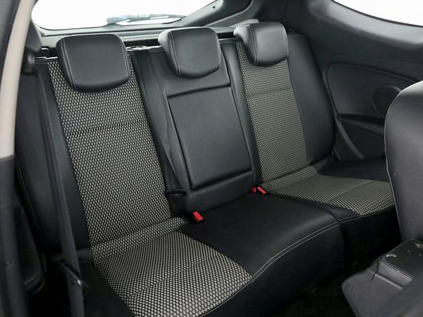 White Renault Megane 2010 in Tallinn, with an engine capacity of 1.60 L and mileage of 252 thousand km for 1999 €, photo 7 on AUTOMOTO.COM.LV