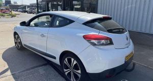 White Renault Megane 2011 in Kaunas, with an engine capacity of 2.00 L and mileage of 247 thousand km for 3300 €, photo 3 on AUTOMOTO.COM.LV