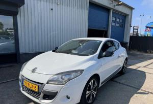 White Renault Megane 2011 in Kaunas, with an engine capacity of 2.00 L and mileage of 247 thousand km for 3300 €, photo 4 on AUTOMOTO.COM.LV