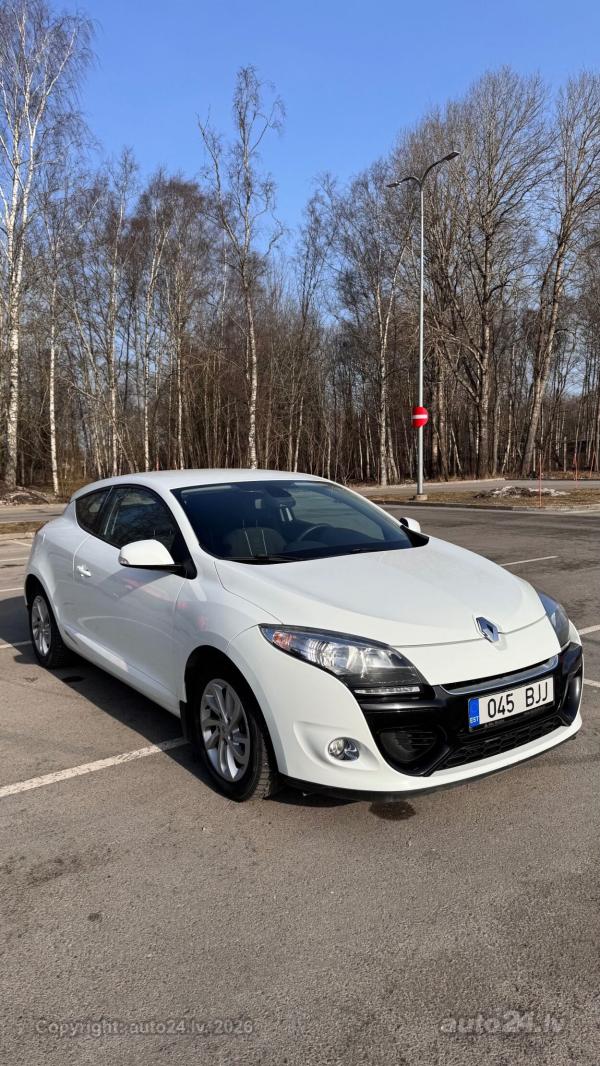 White Renault Megane 2013 in Tallinn, with an engine capacity of 1.60 L and mileage of 156 thousand km for 4500 €, photo 1 on AUTOMOTO.COM.LV